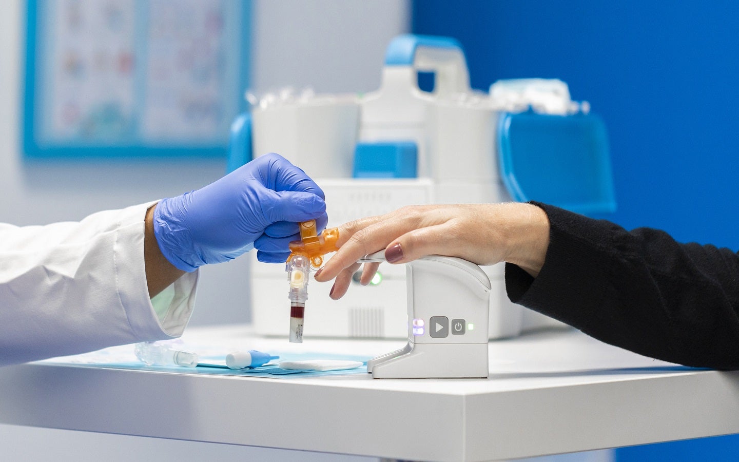 BD, Babson expand fingertip blood testing in US health systems